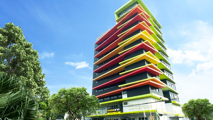 MAXONE HOTEL DHARMAHUSADA - Bookingina